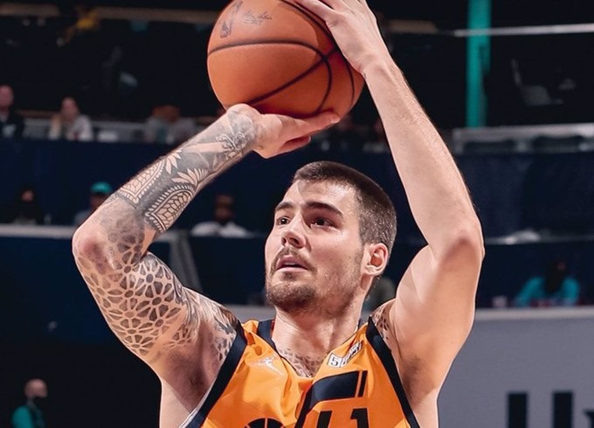 Utah no renueva contrato a Juancho Hernangómez